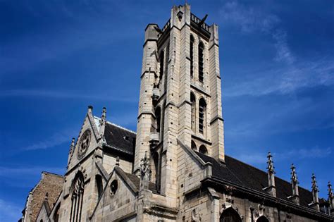 파리 파리 프랑스 건축 스타일을 보여주는 전통 역사적인 건물의 전망 그것은 봄에서 화창한 날입니다 3 번가 0명에 대한 스톡 사진 및 기타 이미지 Istock