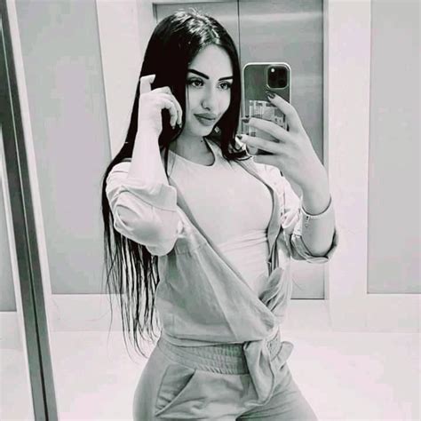 چند دانه پروف دخترانه 🥰😍 شعر های ناب فیسبوک