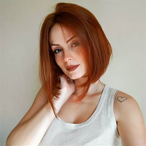 Shoulder Length Haircut For Women