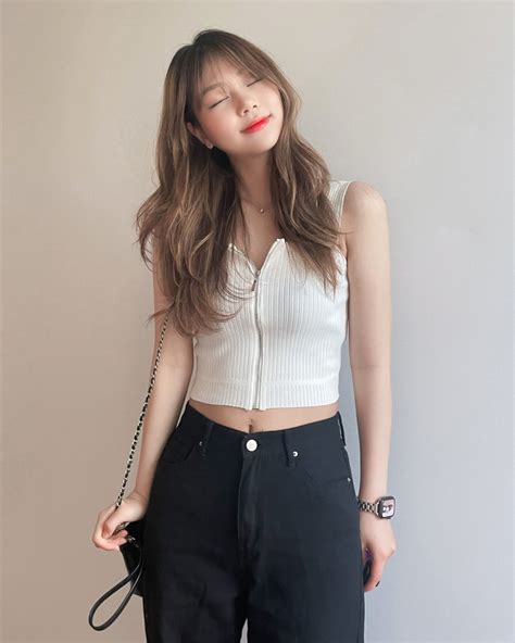 세미크롭 골지 스퀘어넥 지퍼나시 슬리브리스 민소매 나시티2color