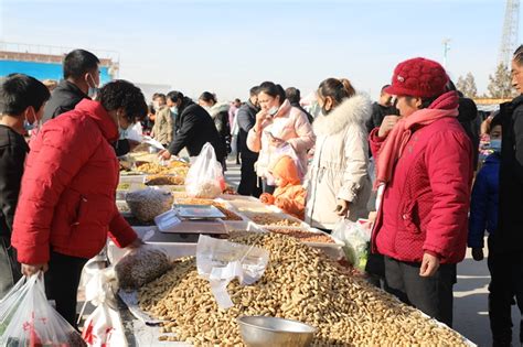临泽县人民政府 【新春走基层】倪家营镇：赶集办年货 红火迎新年