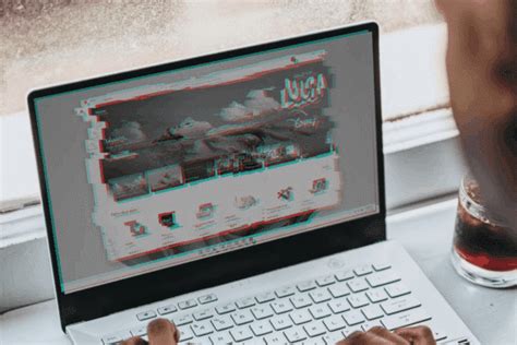 Opening The SIM Card Slot Without Tools This Is How It S Done Practical Tips