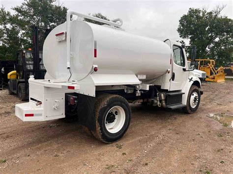 Freightliner Business Class M2 106