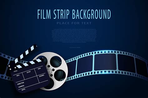 3d 필름 릴 클래퍼 보드 및 파란색 배경에 격리 된 트위스트 시네마 스트립 영화 디자인에 대한 샘플 텍스트가있는 영화 포스터 템플릿 시네마토그래피 개념 3d 영화 전단지