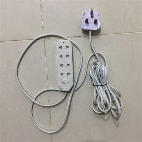 Extension Socket X 3 Plug Outlet Tv And Home Appliances Electrical