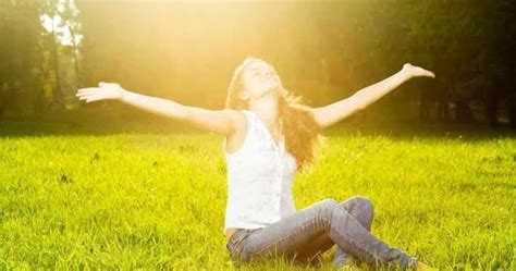 Sunbathing Benefits Effect And Precaution
