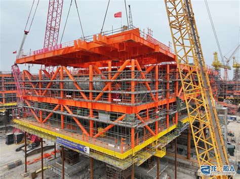 海油工程西江30 2b油田油气钻采平台组块主结构成功封顶 龙de船人