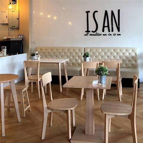 ร้านกาแฟสไตล์ญี่ปุ่น มินิมอล โต๊ะดีไซน์ฐานไม้ เก้าอี้สไตล์ญี่ปุ่น เฟอร์นิเจอร์ร้านกาแฟ