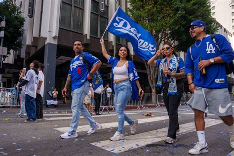 The Partys In The Back For Some Fans At The Dodgers Parade Daily Sundial