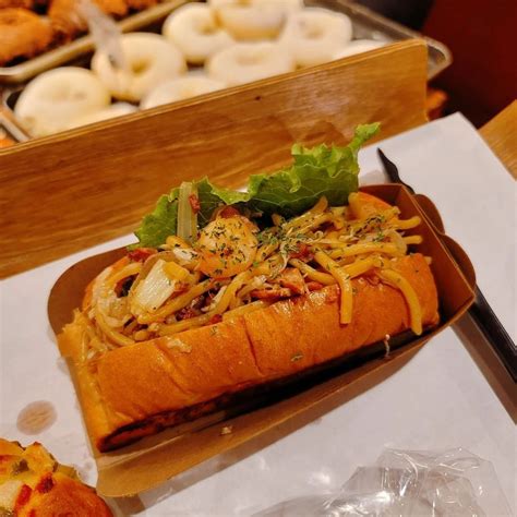 너가 좋아할 이슈 대전 성심당 롯데백화점 지점에서만 판다는 야끼소바빵4천원 매일 11시부터 Facebook