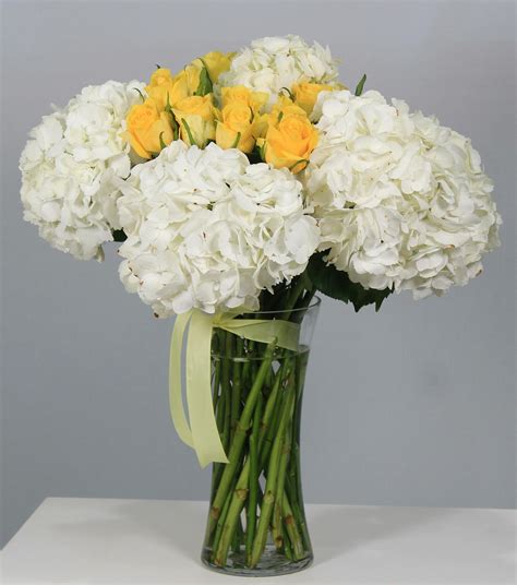 결혼식 꽃 고급 꽃 꽃 예술 꽃 장식 꽃꽂이 꽃다발 낭만적 인 꽃 녹색 수국 녹지 배경을 흐리게 보라색 꽃 봄 꽃 분홍색 꽃 분홍색 장미 생화