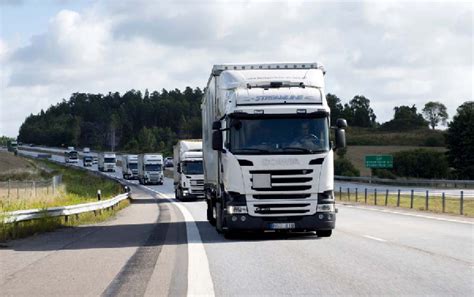 Figure 1 From Heavy Duty Vehicle Platoon Formation For Fuel Efficiency Semantic Scholar