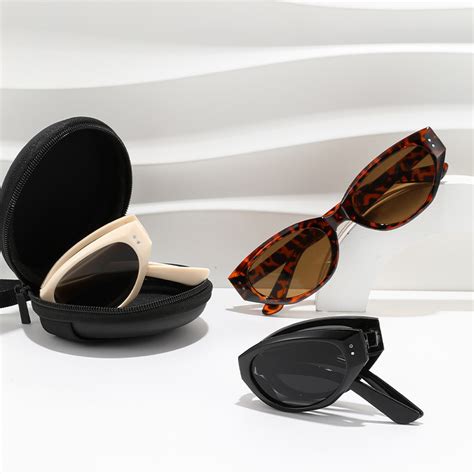 แว ่ นกันแดดตาแมวแบบพับได ้ กรอบเล ็ กใหม ่ พร ้ อมแว ่ นตากรอบแคบ