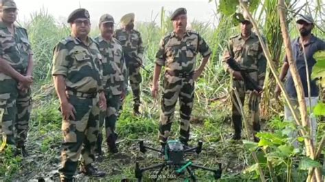 Punjab News बीएसएफ ने भारतीय सीमा में घुसे पाकिस्तानी ड्रोन को मार