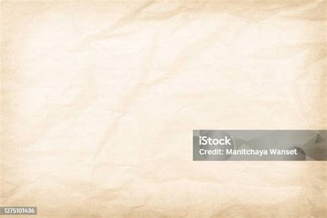 갈색 재활용 종이구겨진 텍스처 배경 크림 오래 된 빈티지 페이지 또는 그런 지 비네 양 피지 오래 된 빈 신문 패턴 빈 거친 골판지 공간 과 그런 지 표면 배경 갈색 배경에