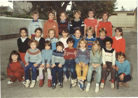 Photo De Classe 19831984 De 1983 Ecole Reynier Copains Davant