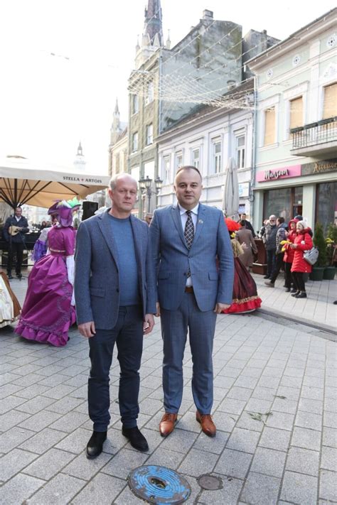 ПАНАОТОВИЋ У НОВОМ САДУ СА СТЕВАНОМ КАТИЋЕМ ГРАДОНАЧЕЛНИКОМ ХЕРЦЕГ НОВОГ Културни центар