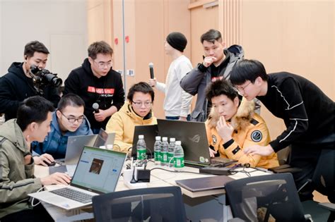 年终收官！华为云开发者日·2023 年度创享峰会成功举办 极客公园