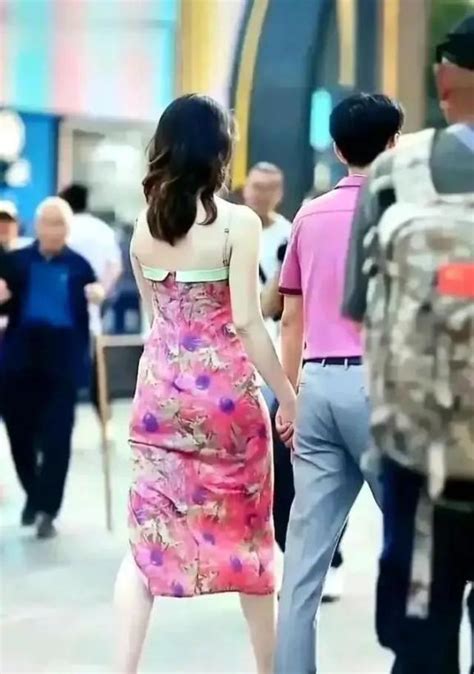 牵手逛街门涉事女子董某某已停职并接受调查！澎湃号·媒体澎湃新闻 The Paper