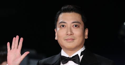 기생충 지하실 남자 박명훈 신민아·김해숙의 휴가 합류