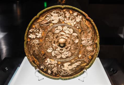 金银平脱花鸟铜镜图片素材 金银平脱花鸟铜镜设计素材 金银平脱花鸟铜镜摄影作品 金银平脱花鸟铜镜源文件下载 金银平脱花鸟铜镜图片素材下载 金银平