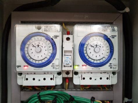 Haco Timer Switch นาฬิกาตั้งเวลา 24 ชั่วโมง มีแบตเตอรี่สำรองไฟ รุ่น Tm B20 ไทม์เมอร์ แบบอนาล็อค