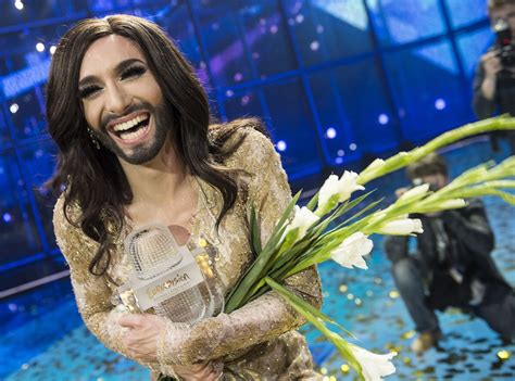 Photo Conchita Wurst Qui Représente Lautriche Remporte Le Concours