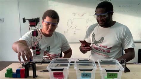 Programmer Sans Ordinateur 2 Bras Robot 6 Axes Et Lusine De Tri Atelier De La Robotique