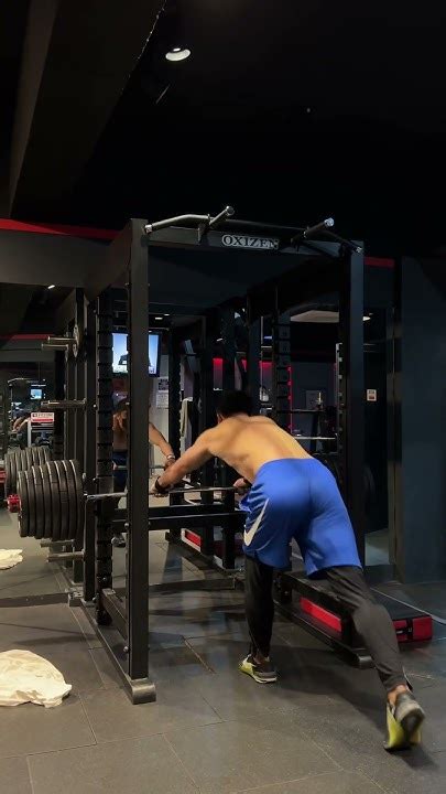 파워 트레이닝 적응 훈련 우선 중량을 몸에 적응시켜야 하기 때문에 무리하게 고중량 운동 Strengthtraining