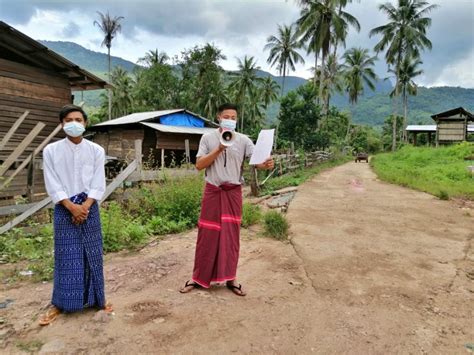 စုကလိမြို့တွင် ကိုဗစ် ၁၉ ရောဂါပြန့်ပွားမှုမရှိစေရေး စကောကရင်၊ မြန်မာ နှစ်ဘာသာဖြင့် အသိပညာပေးန