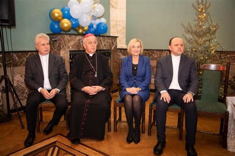 Renata Janik Otrzymała Nagrodę Za Zasługi Dla Diecezji Kieleckiej