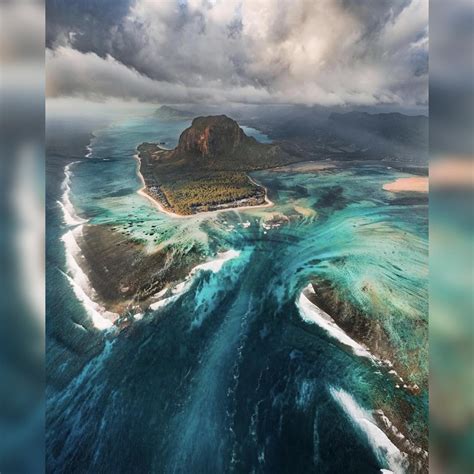 ЭТО БЫЛО It Was Of ПОДВОДНЫЙ ВОДОПАД У БЕРЕГОВ МАВРИКИЯ Один из самых известных подводных