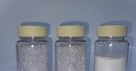 [르포]화학적 원료로 플라스틱 무한 재활용…쌀알같은 소재가 화장품 용기로