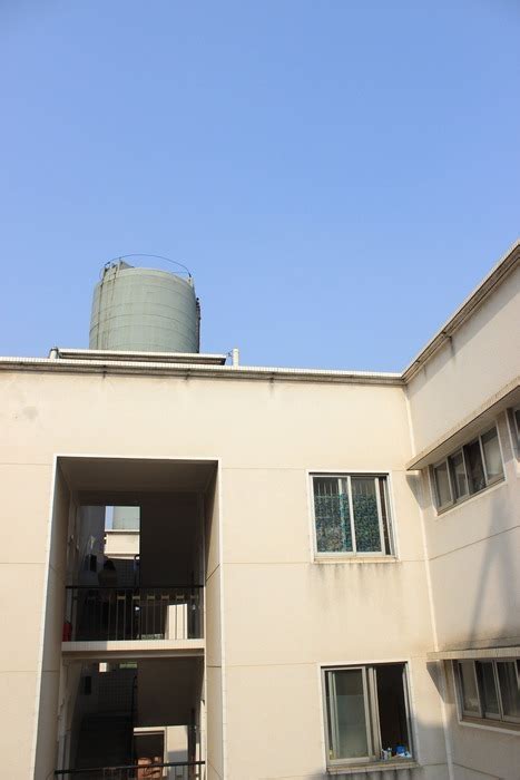 长沙理工大学城南学院学生宿舍楼顶水塔高清图片下载 红动中国