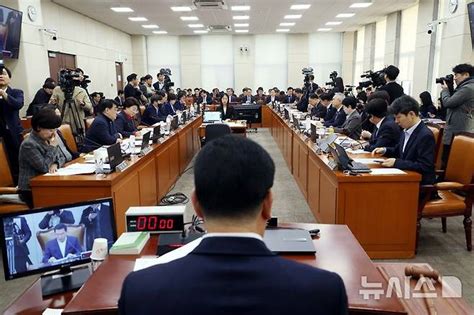 행안위 윤 체포 공방…여 경찰 파견 불법 야 영장 적법 명확
