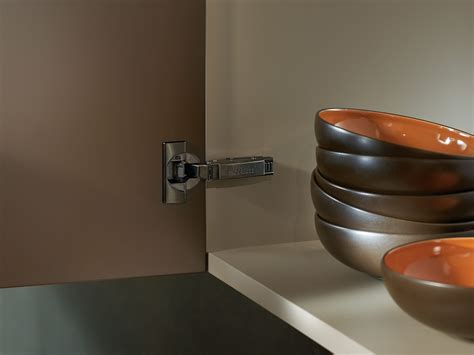 Мебельные петли CLIP top BLUMOTION в цвете черный оникс | Blum