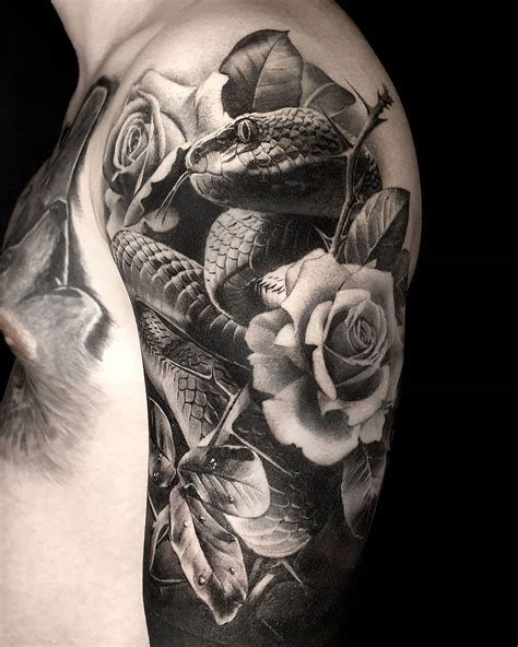 타투어때 ⚜️블랙앤그레이 뱀 타투⚜️