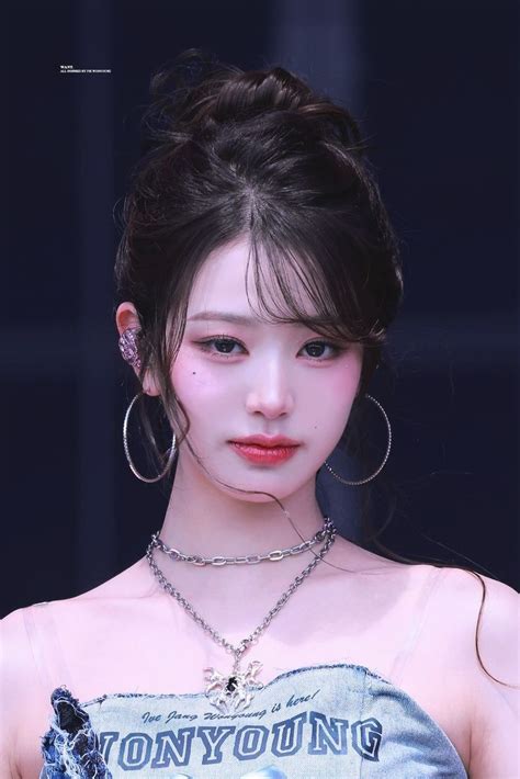 ปักพินโดย 💯 🌹 ι 𝓥 έ 🌹 💯 ใน ꧁꧁ I 𝐕 E꧂꧂ ลุคการแต่งหน้า ไอเดียทรงผม ทรงผม