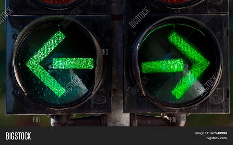 Green Arrow Traffic Light