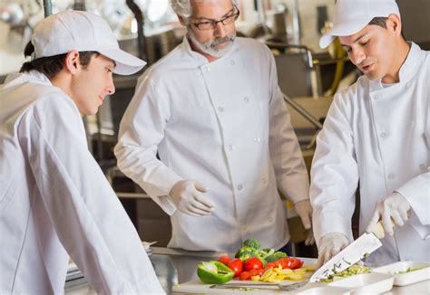 4 طرق لتعلم الطبخ باحترافية تدريب الطبخ عبر الإنترنت
