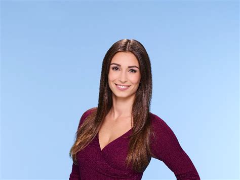 Astrid Loch 8 Things To Know About Nick Vialls The Bachelor