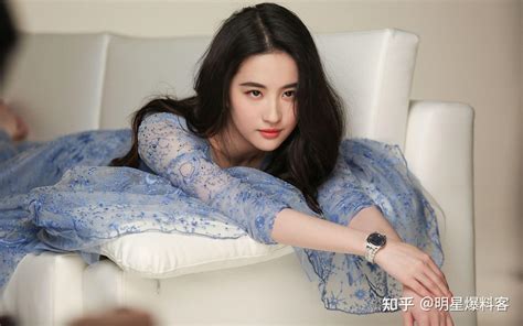 2022 12 9娱乐爆料刘亦菲王俊凯杨超越杨幂杨颖成毅黄轩易烊千玺沈月吴京张柏芝小S陆毅宋轶周也关晓彤虞