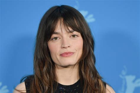 ‘sex Education Star Emma Mackey On The Baptism Of Fire That Was Berlin Drama ‘hot Milk