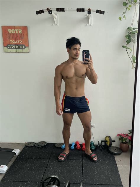 Paolo Amores Nude Photos Photo 9