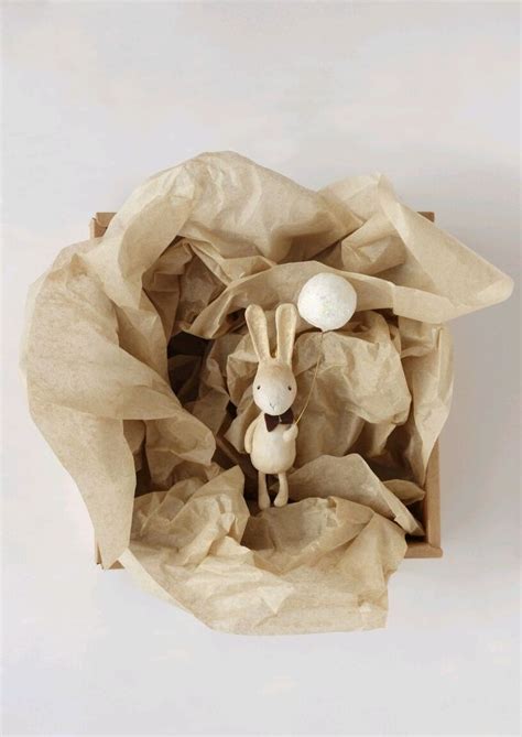 Авторская елочная игрушка Кролик с шариком в интернет магазине Ярмарка Мастеров по цене 4500