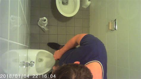 Toilet Spying ThisVid