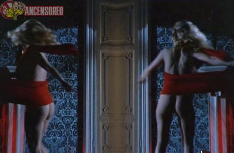 Голая Карин Шуберт в Bluebeard