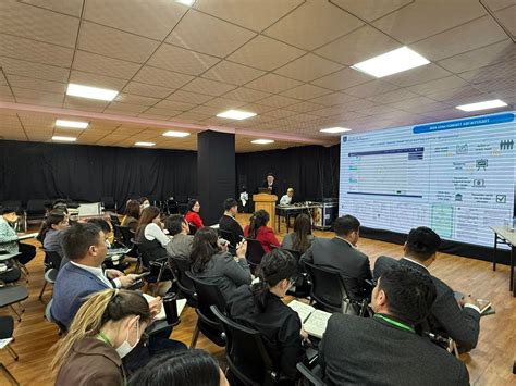 ЗҮҮН БҮСИЙН ГАЗРЫН ХАРИЛЦАА БАРИЛГА ХОТ БАЙГУУЛАЛТЫН ГАЗРЫН АЛБАН ХААГЧДЫГ ЧАДАВХИЖУУЛАХ