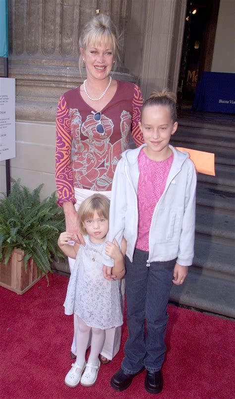 Dakota Johnson Sus Fotos Más Tiernas Desde Cuando Era Una Niña Hasta