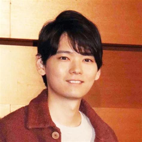 古川雄輝、ゴールデンカムイでの奇抜な衣装で世界を魅了！【江渡貝弥作役の舞台裏】